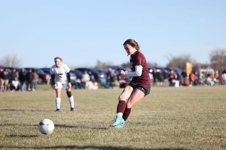 Discoverer girls best Lincoln High at home, Lady Vikes fall