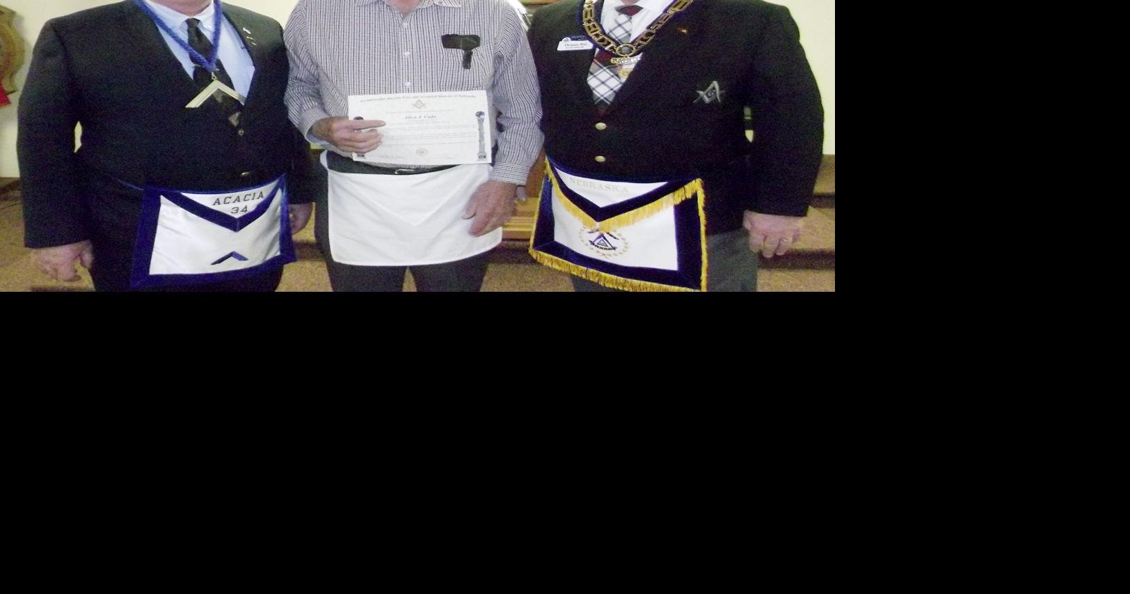Local Masons install officers