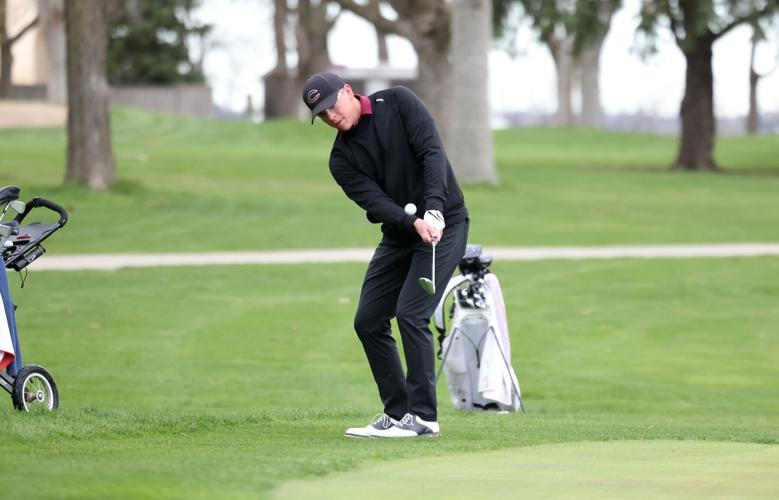 Columbus' Keaton Barnes, Owen Lawrence qualify for state golf
