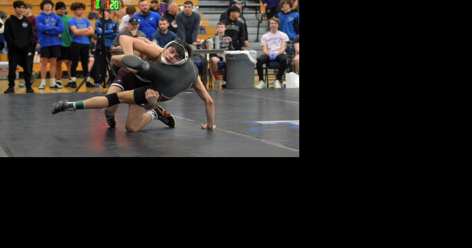 Brenyn and Jaeston Delano lead Discoverers at Council Bluffs Classic