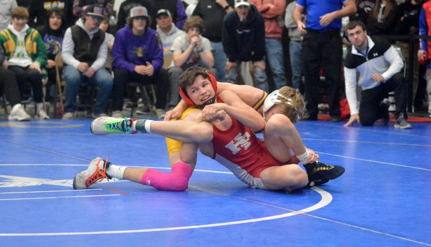 Area wrestling: 13 punch ticket to state