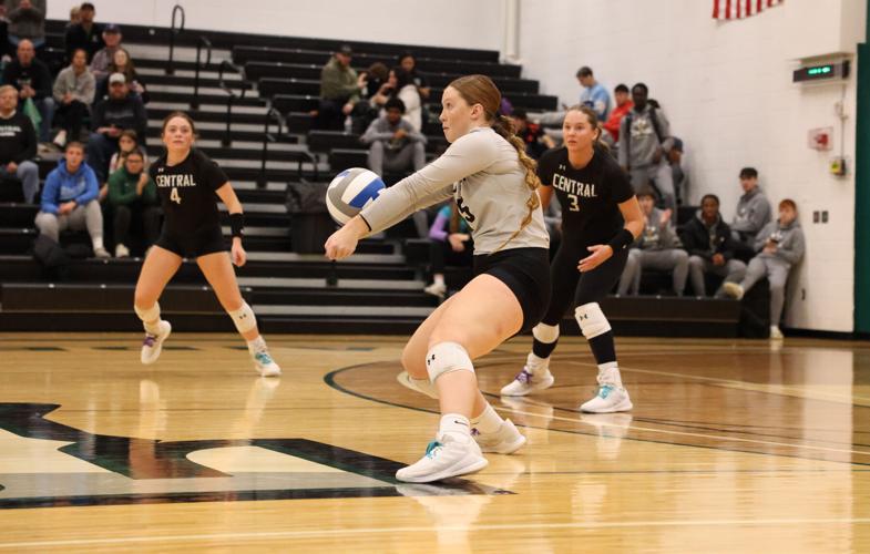 Central volleyball embraces underdog role at nationals