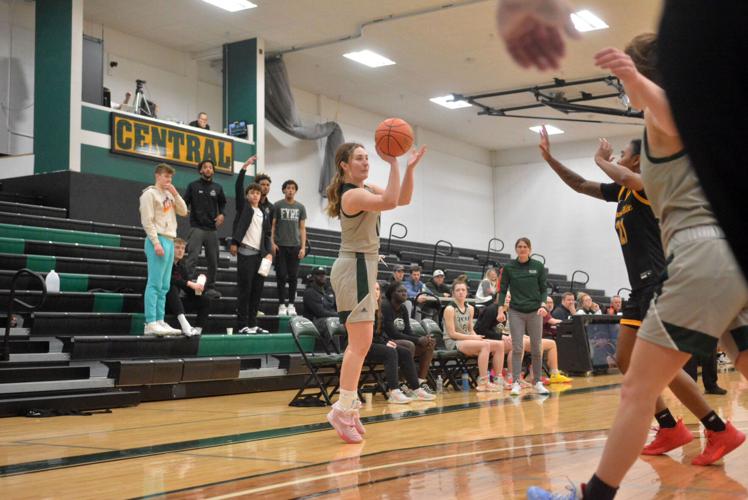 CCC Raider women's basketball seeking first win