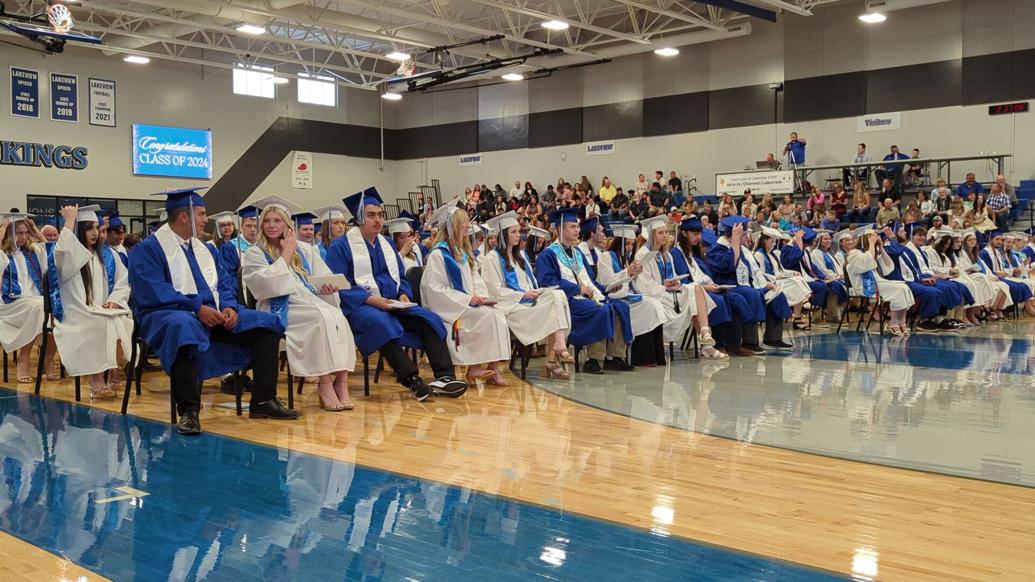Pillen tells Lakeview High graduates to find their dreams