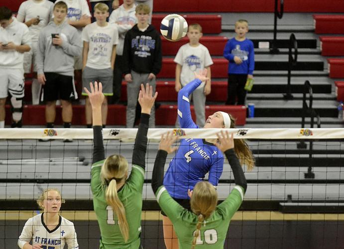 Area volleyball: Five teams compete for a state berth