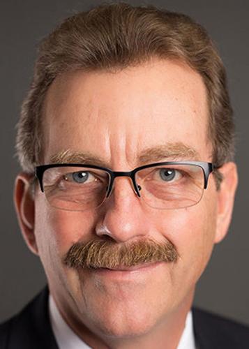 Bostelman visits Schuyler, talks growth, unicameral