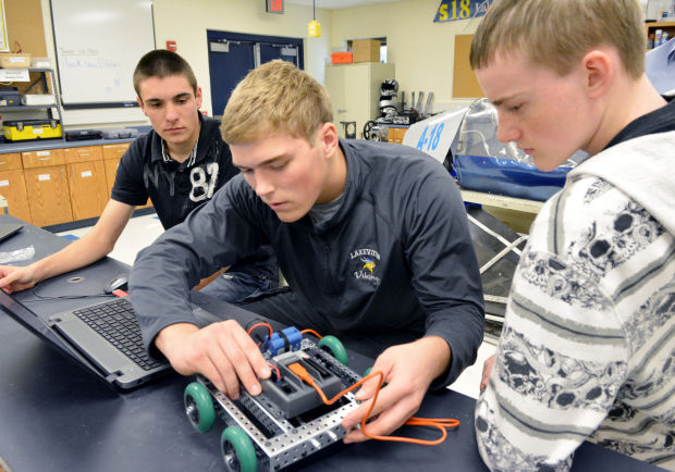 Robots prepare Lakeview students for high-demand jobs