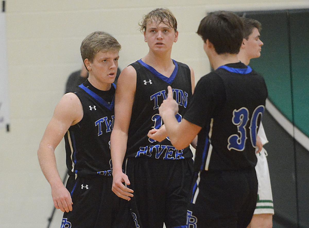 Titans hot early in sub win over Cougars
