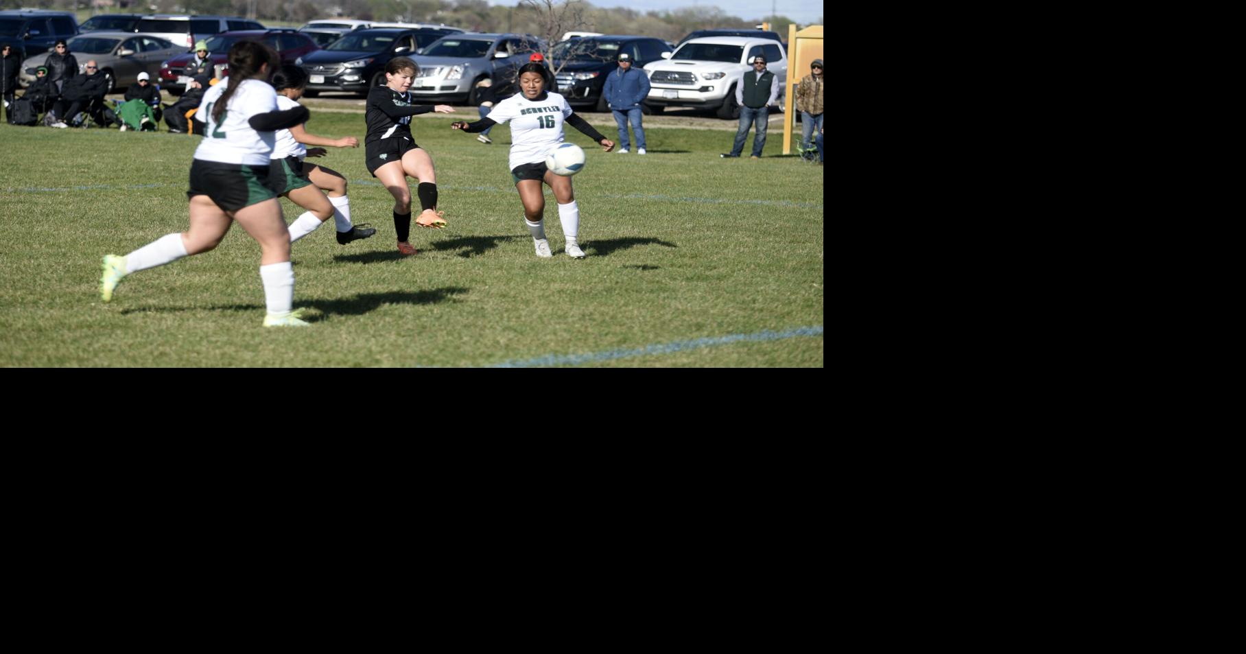 Scotus girls pour in 10 goals, boys shut out versus Schuyler