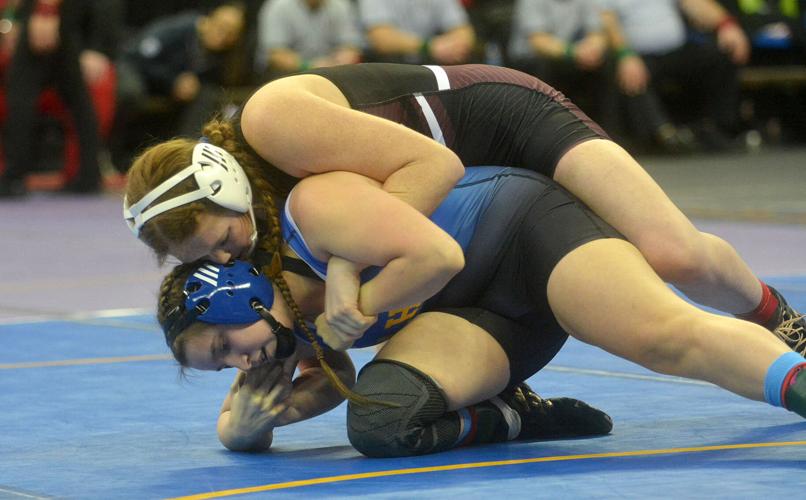 Discoverers wrestling chasing state titles
