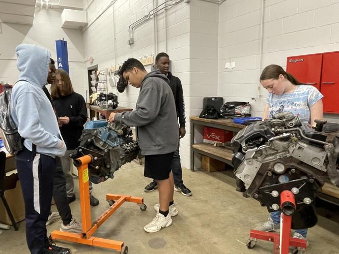 DHS students learn real-world automotive, career skills | Local News ...