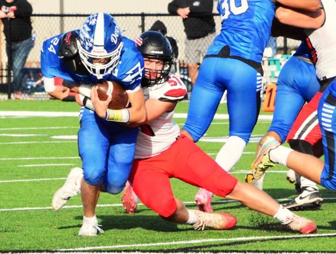 PREP FOOTBALL: Chaz Dubois delivers for Bismarck-Henning/Rossville ...