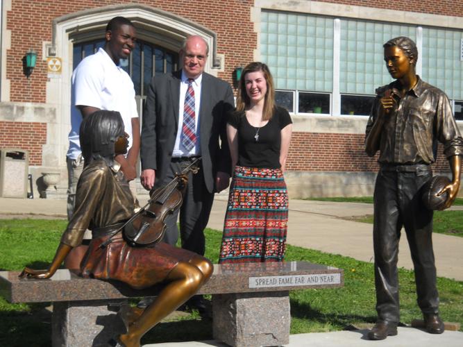 Denman gives artwork to DHS | News | commercial-news.com