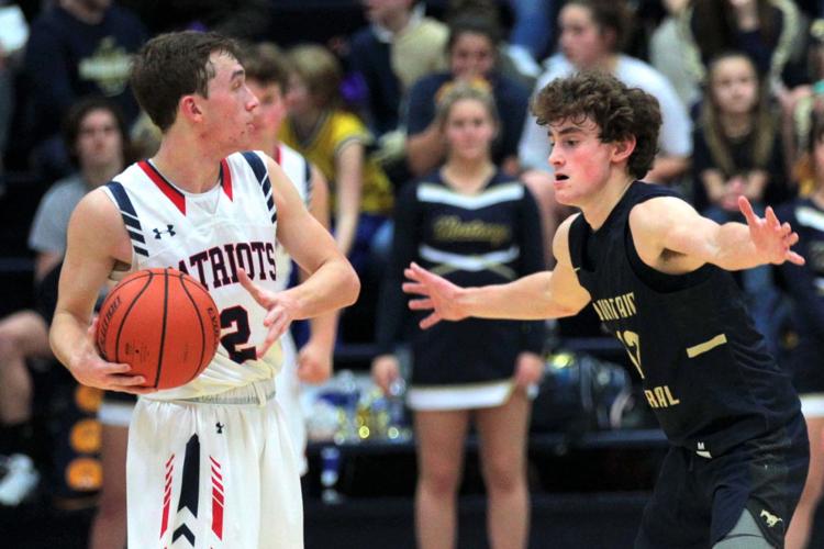 Pats battle past Mustangs | Sports | commercial-news.com