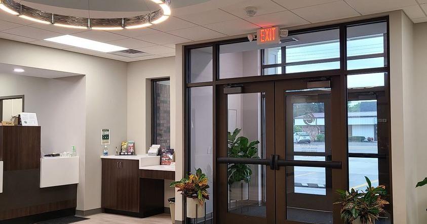 Catlin Bank celebrates new location | Local News | commercial-news.com