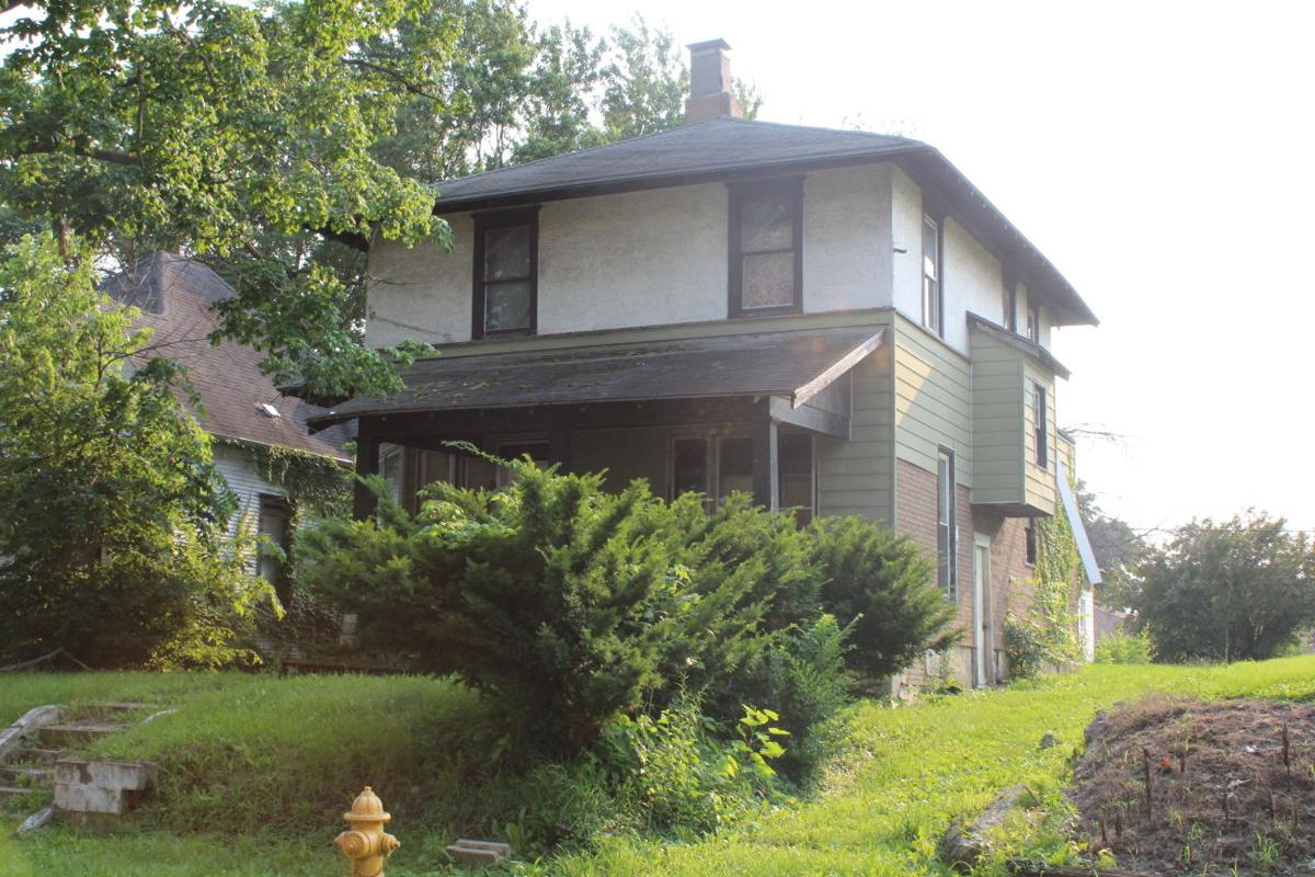 Dick Van Dyke's childhood home condemned | News | commercial-news.com