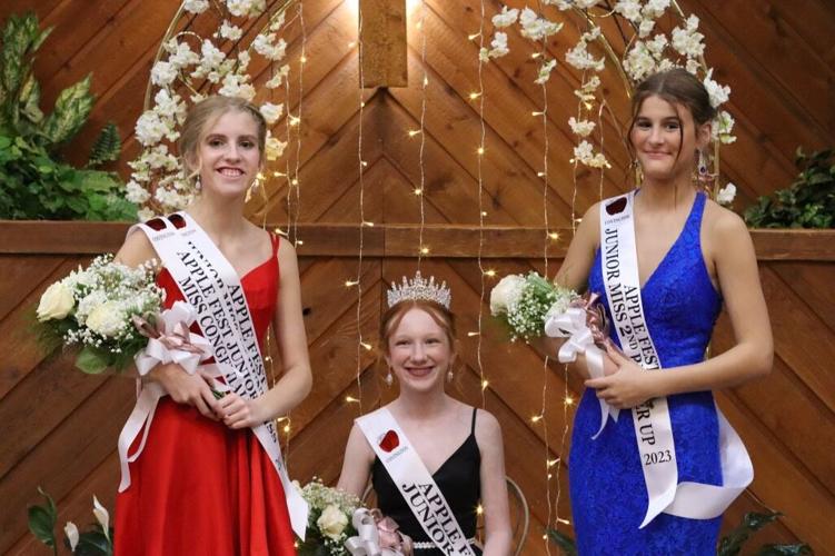 Apple Fest queens crowned | | commercial-news.com