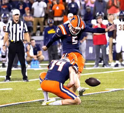 COLLEGE FOOTBALL: Caleb Griffin delivers game-winner for Illinois | Sports | commercial-news.com