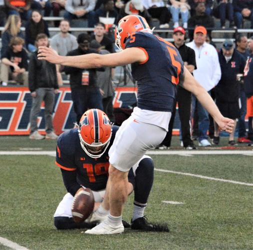 Offense, quarterback Tommy DeVito shines in Fighting Illini spring game ...