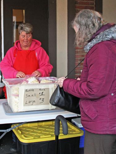 Gearing up for the holidays | Local News | commercial-news.com