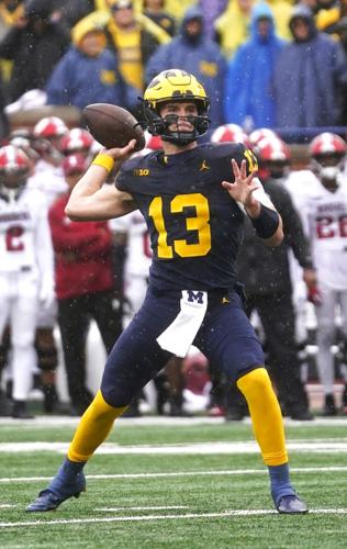COLLEGE FOOTBALL: Illinois seeks sixth win, bowl eligibility against ...