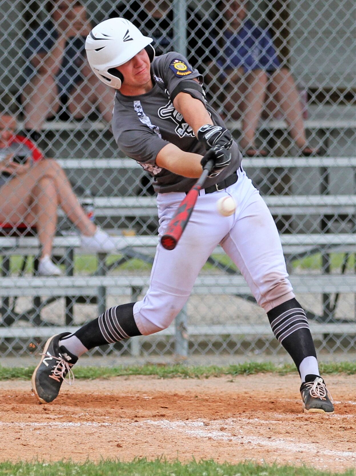 LOCAL ROUNDUP: Speakers cruise in Classic | Sports | commercial-news.com