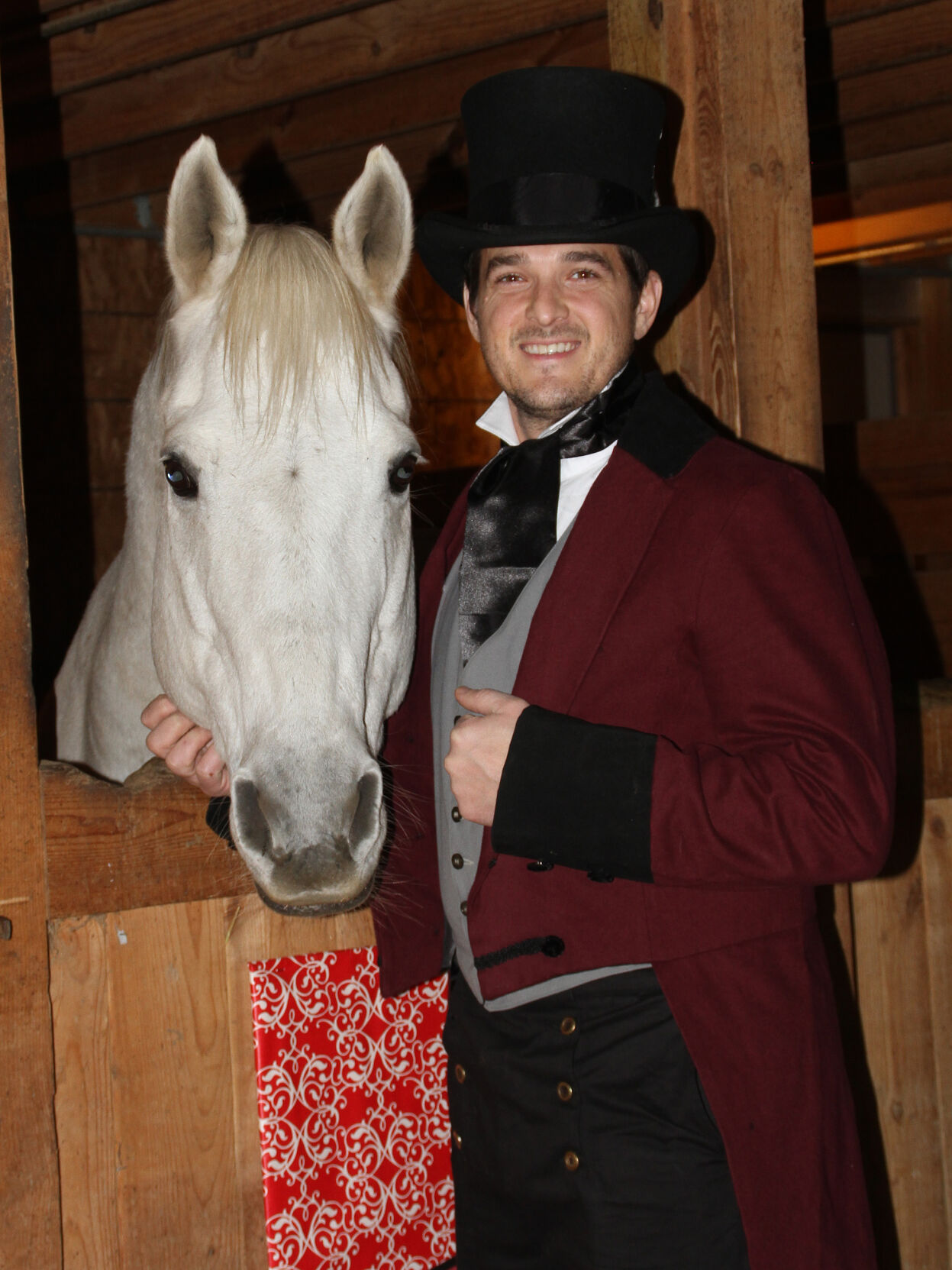 Christmas comes to life in barn | | commercial-news.com