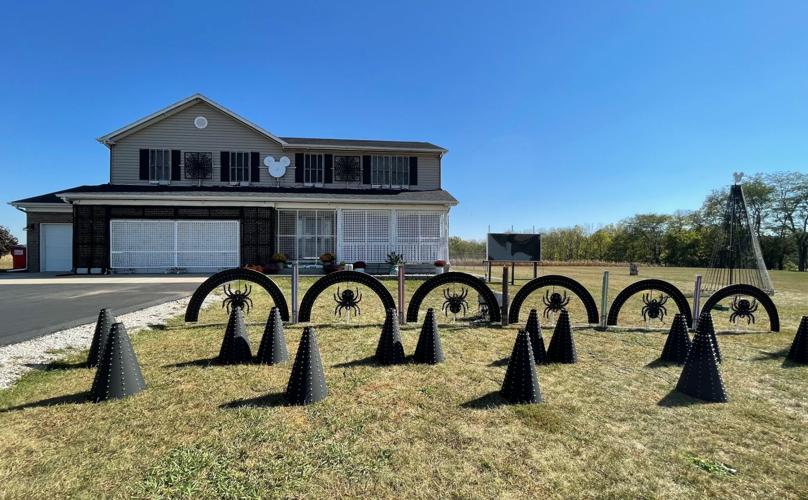 Halloween treat: Family adds computer-controlled light display | Local ...