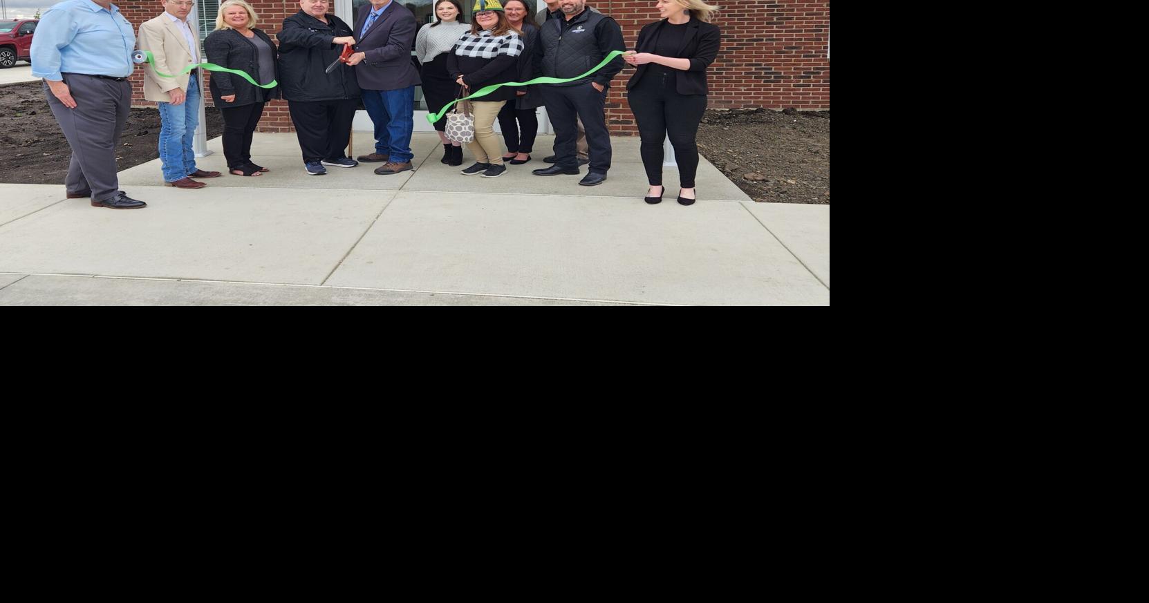 Longview Bank cuts ribbon on Tilton branch | | commercial-news.com