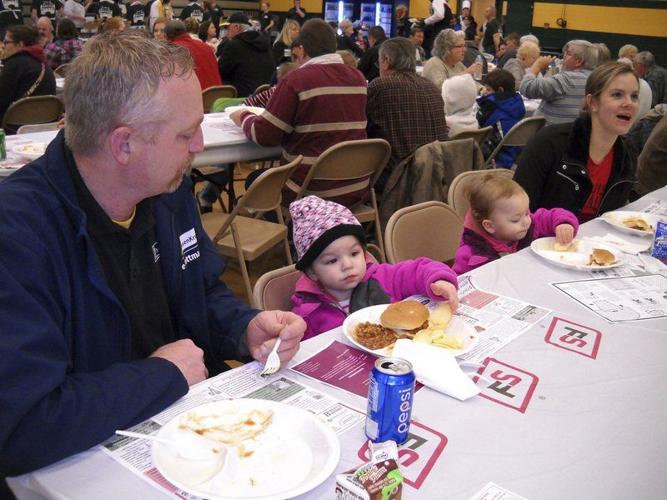 A petting zoo | Local News | commercial-news.com