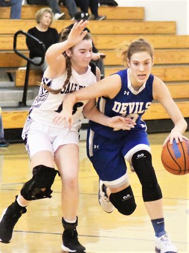 Meidel eclipses 2,000 points | Sports | commercial-news.com