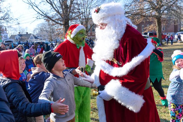 Santa’s helicopter visits Southborough for Santa Day celebration ...