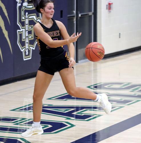 Huskies take down Cougars in thrilling 69-58 win | Content ...