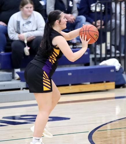 Huskies take down Cougars in thrilling 69-58 win | Content ...