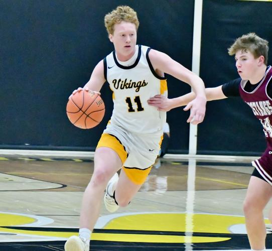 Finding their niche, Vikes stampede Mustangs, 71-52 | Vinton Newspapers ...