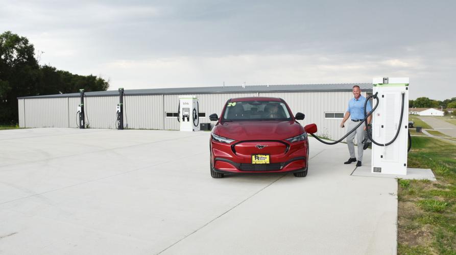 Quick charge: Roling Ford installs fast chargers for e-vehicles ...
