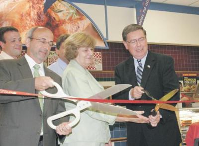 Tops celebrates store grand re-opening | Local News | coopercrier.com