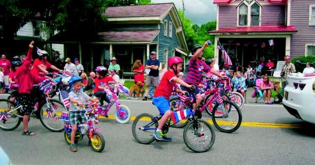 Springfield parade features 100 for the 100th | Local News ...