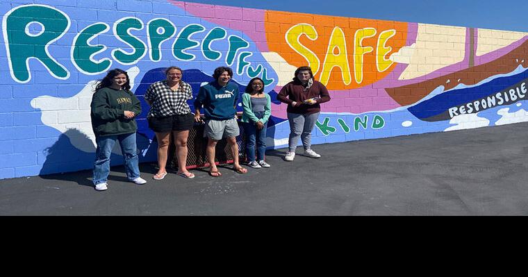 Silver Strand Elementary Shows Off Core Values With New School Mural ...