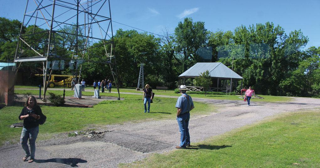 Historic Oil Tour — Derrick Days honors its roots | News ...
