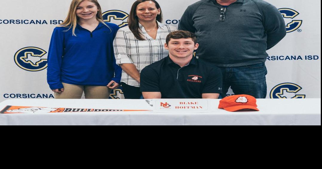 CHS's Blake Hoffman signs with Navarro | Sports | corsicanadailysun.com