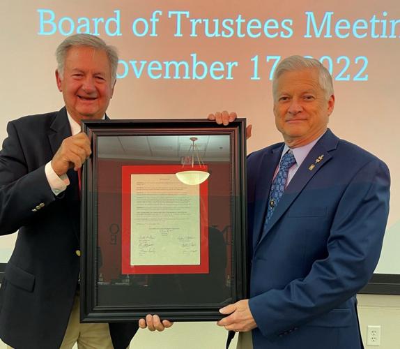 College honors longtime professors | News | corsicanadailysun.com