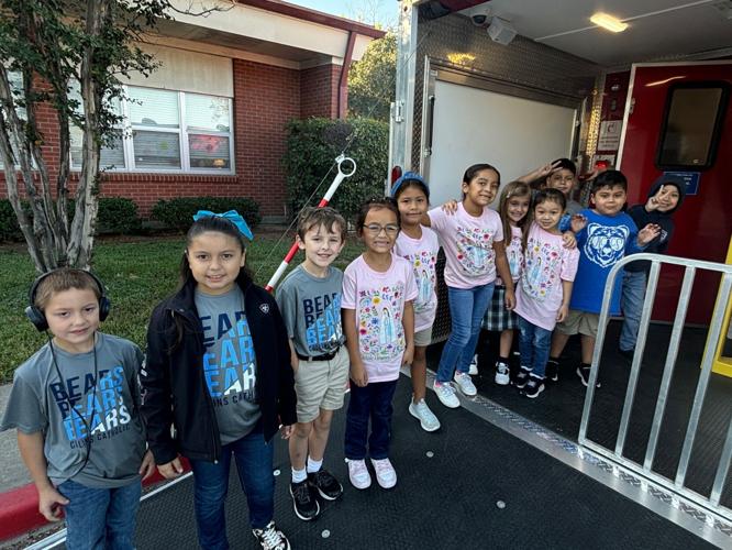 Corsicana Fire Department holds firehouse safety for JLCCS students ...