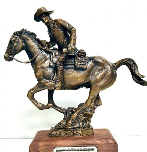 Abbott receives Captain Albert Martin award | News | corsicanadailysun.com