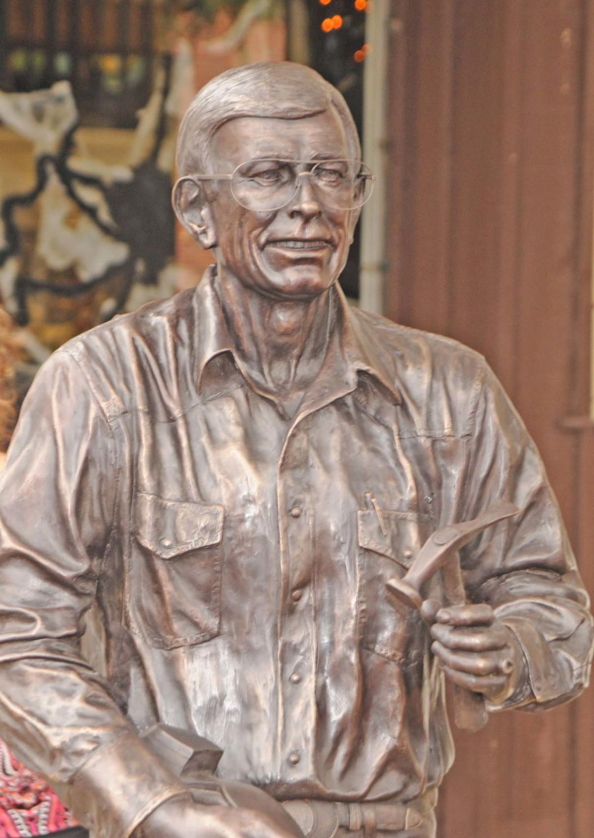 Family unveils Wesley Green statue | News | corsicanadailysun.com
