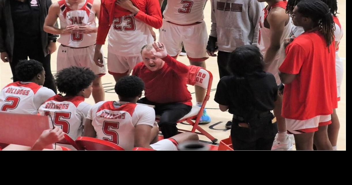 Navarro Basketball: McMillan wins 100th game at Navarro with Bulldogs ...