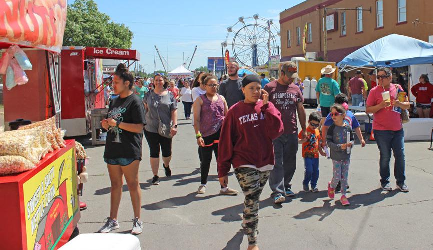 Photos: Derrick Days Saturday downtown | News | corsicanadailysun.com