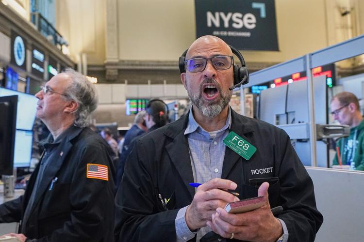 Oil prices rise as the Iran war drags on, but US stocks hang near their ...