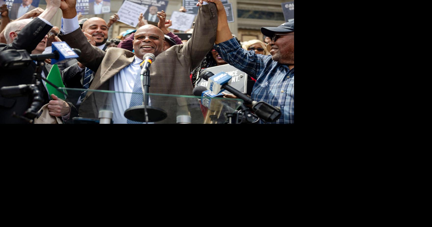 Calvin Duncan sworn in as clerk on the steps of the Orleans Parish ...
