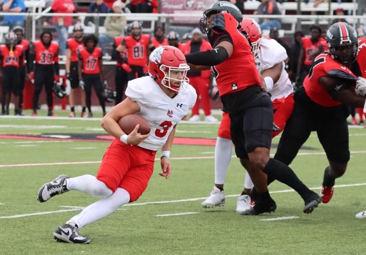 Navarro Football: Bulldogs stay alive with 30-29 win in Conference ...